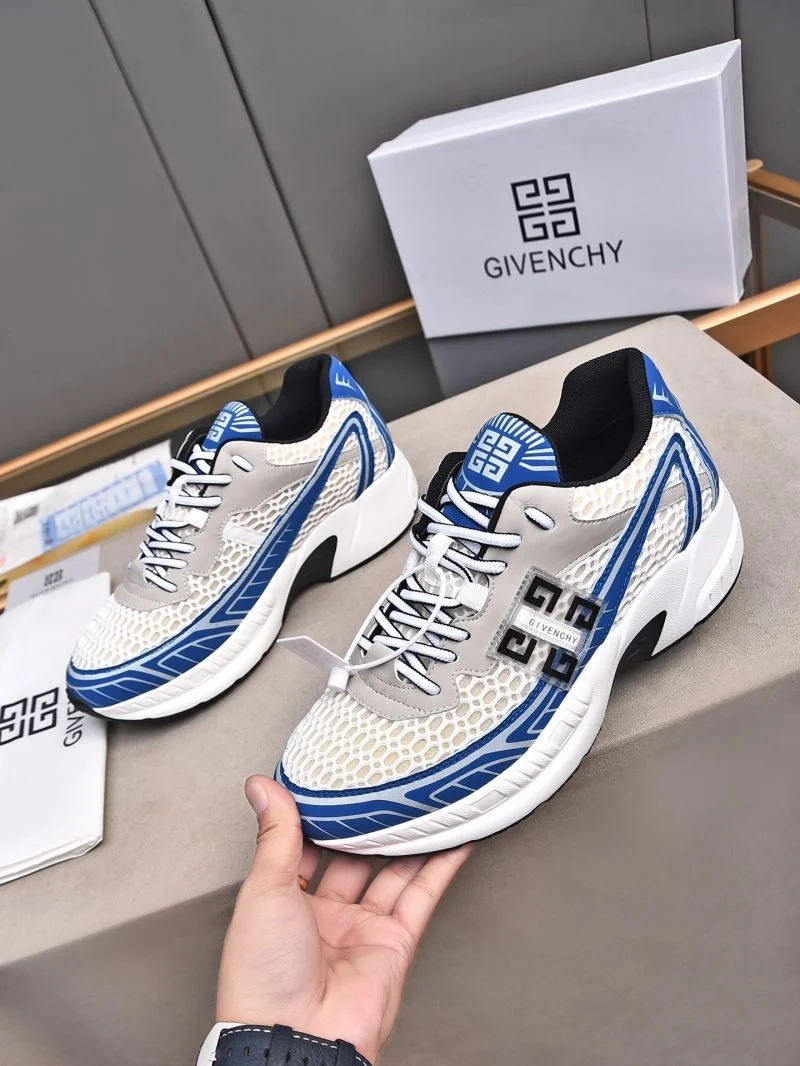 Accurate model Givenchy Shoes