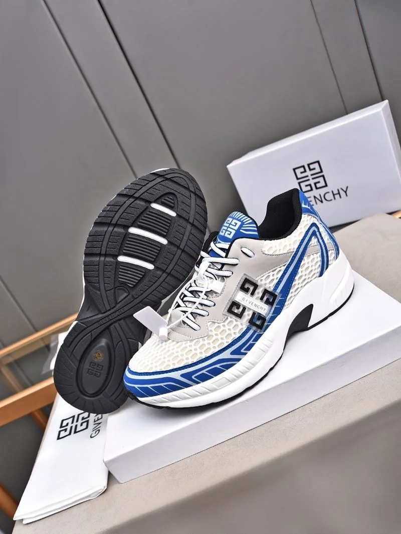 Accurate model Givenchy Shoes