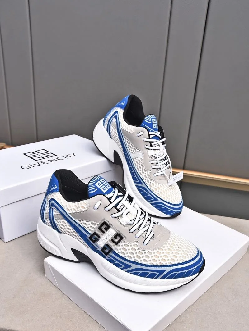 Accurate model Givenchy Shoes