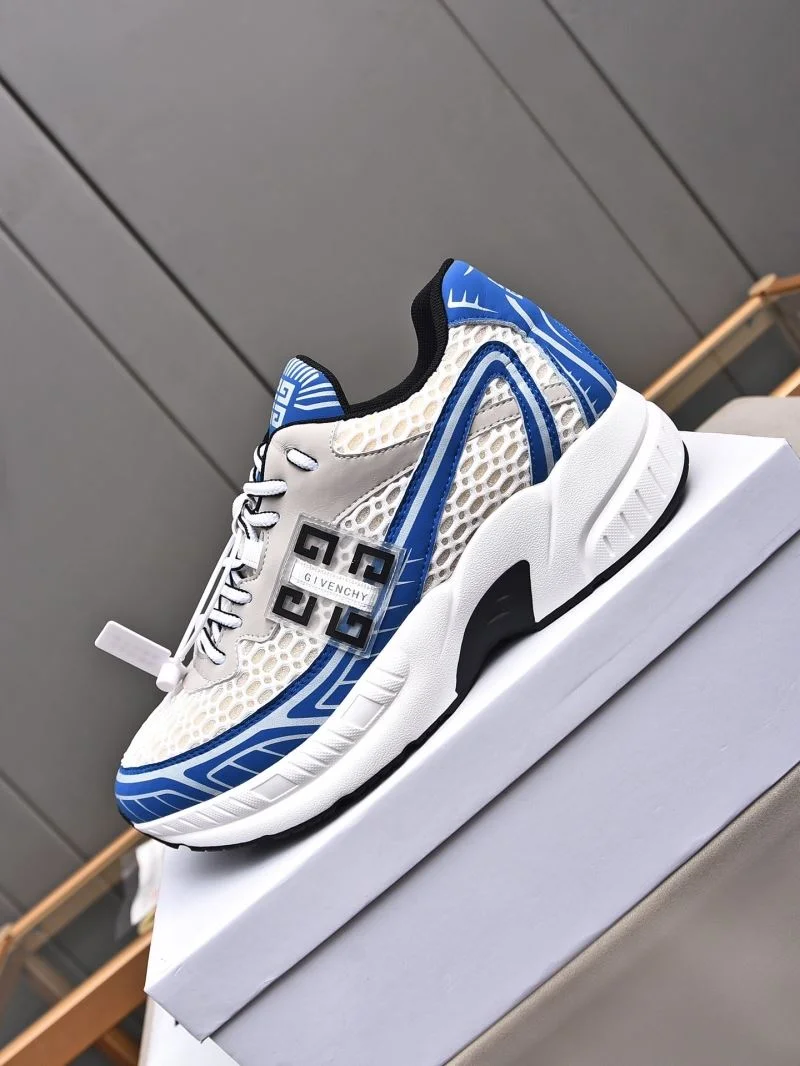 Accurate model Givenchy Shoes