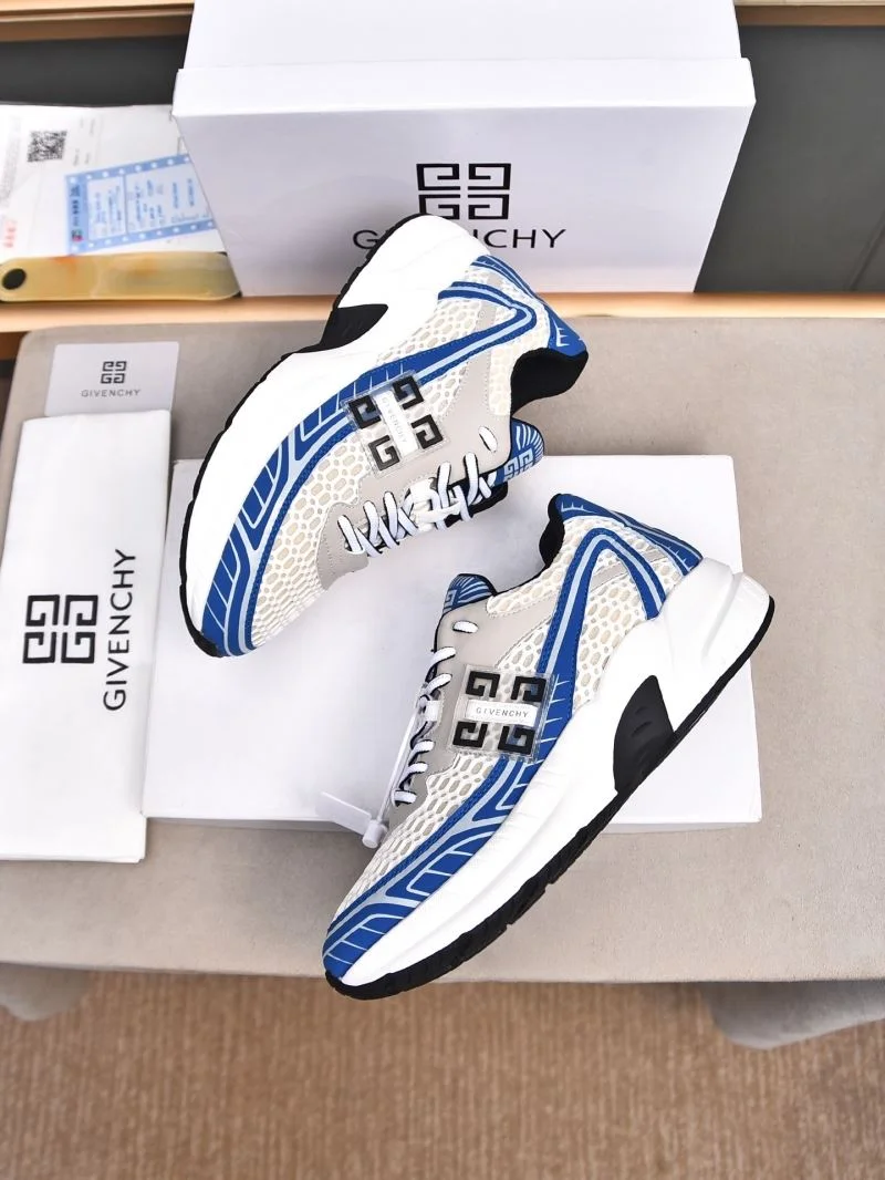 Accurate model Givenchy Shoes