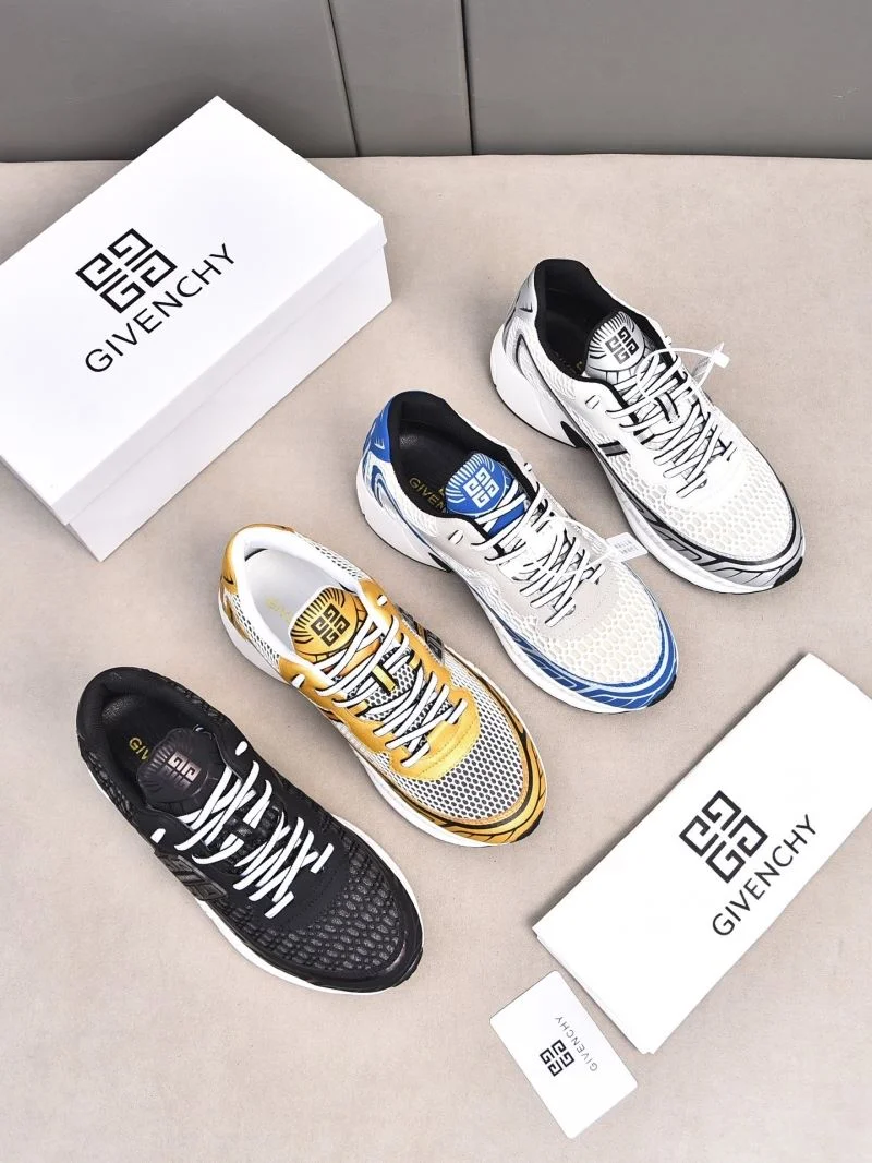 Accurate model Givenchy Shoes