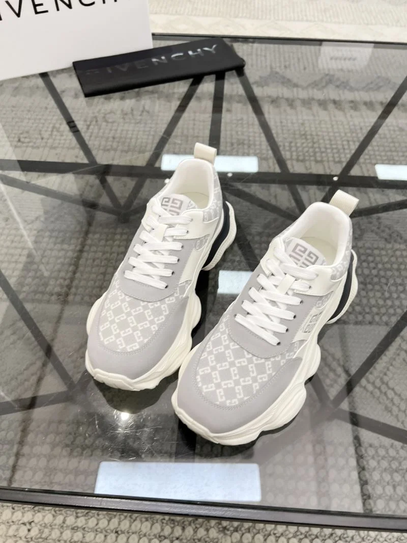 Accurate model Givenchy Shoes