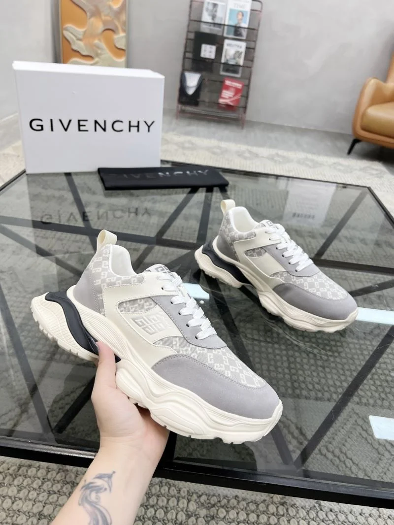 Accurate model Givenchy Shoes