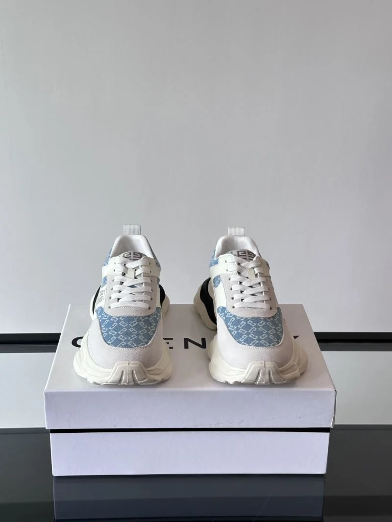 Accurate model Givenchy Shoes