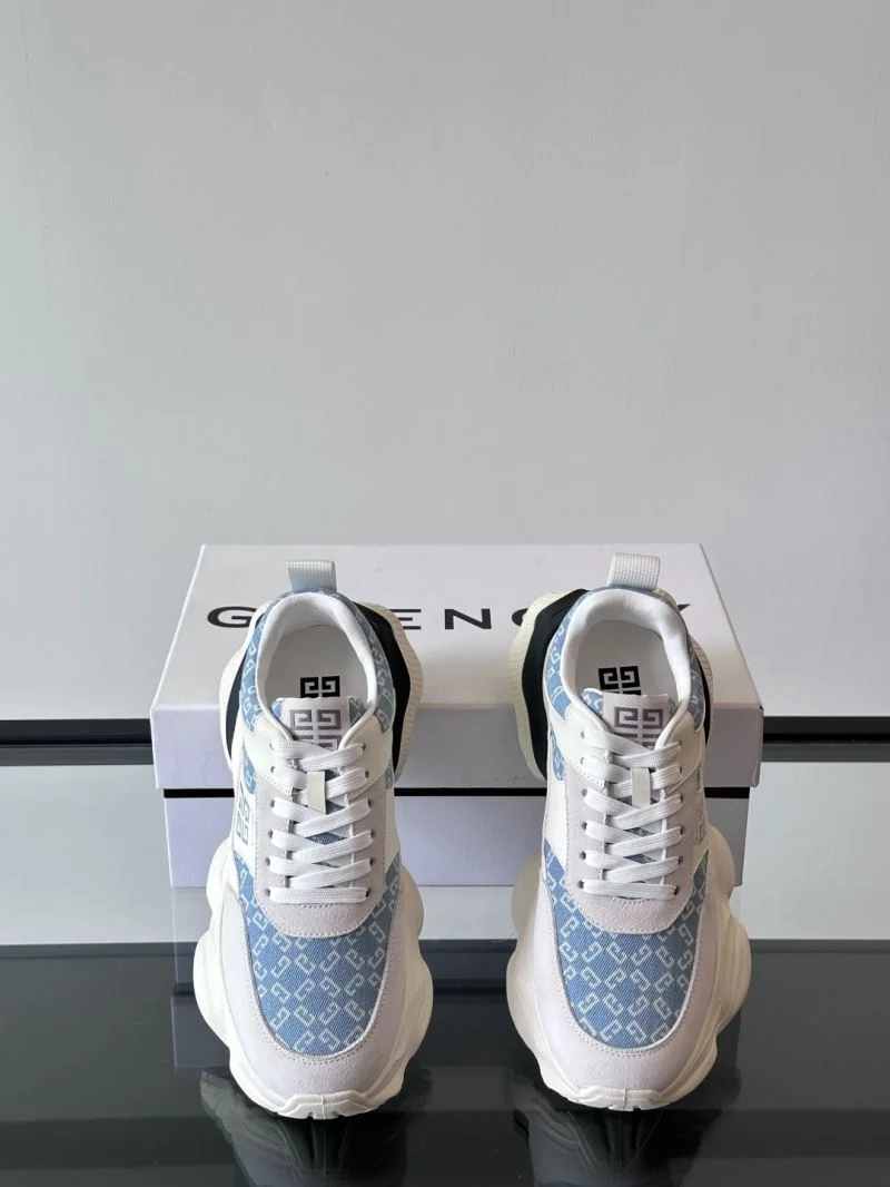 Accurate model Givenchy Shoes