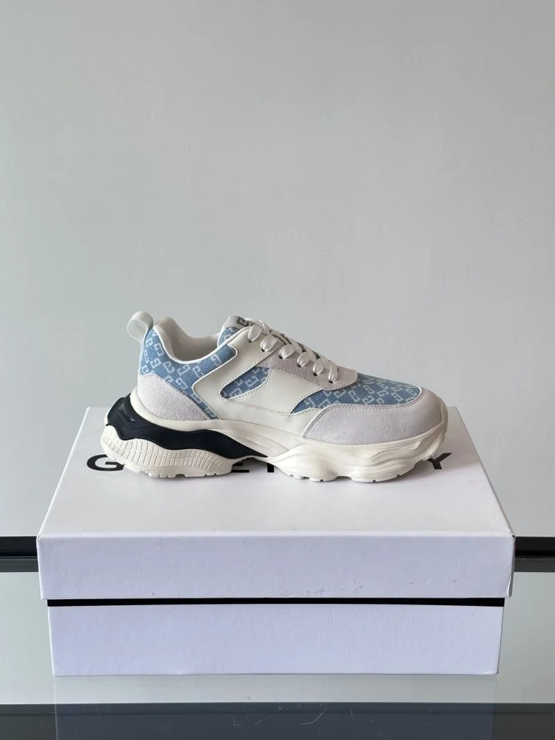 Accurate model Givenchy Shoes
