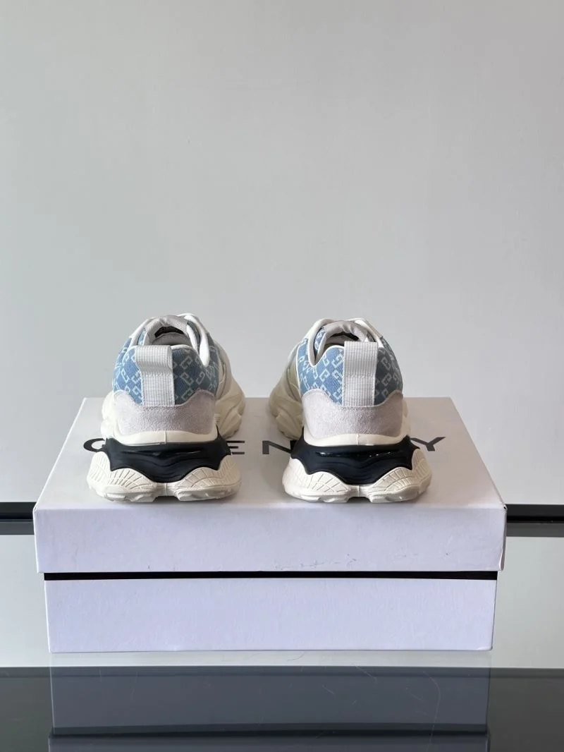 Accurate model Givenchy Shoes