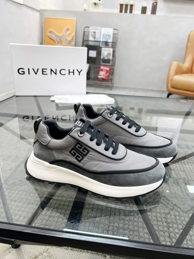 Accurate model Givenchy Shoes