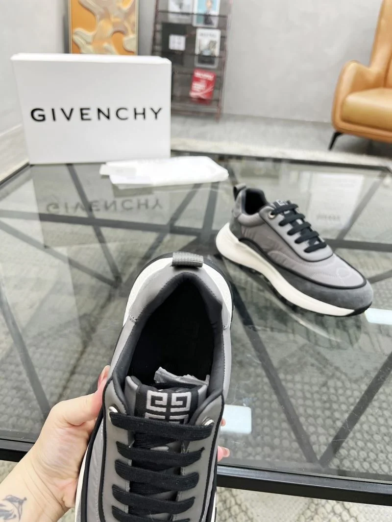 Accurate model Givenchy Shoes