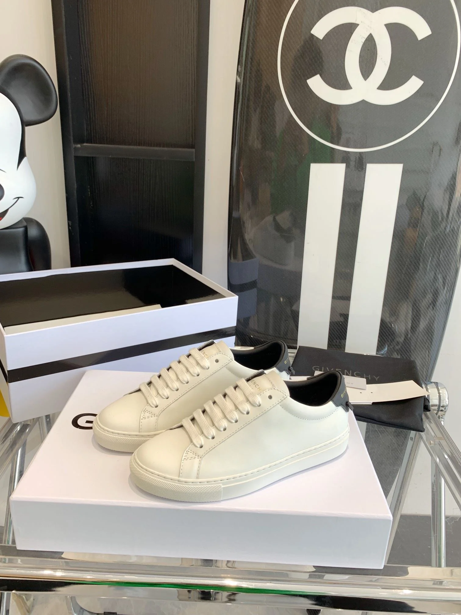 Top mirror Givenchy Shoes