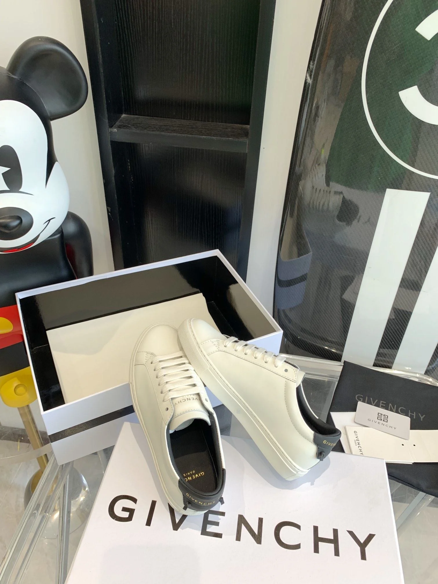 Top mirror Givenchy Shoes
