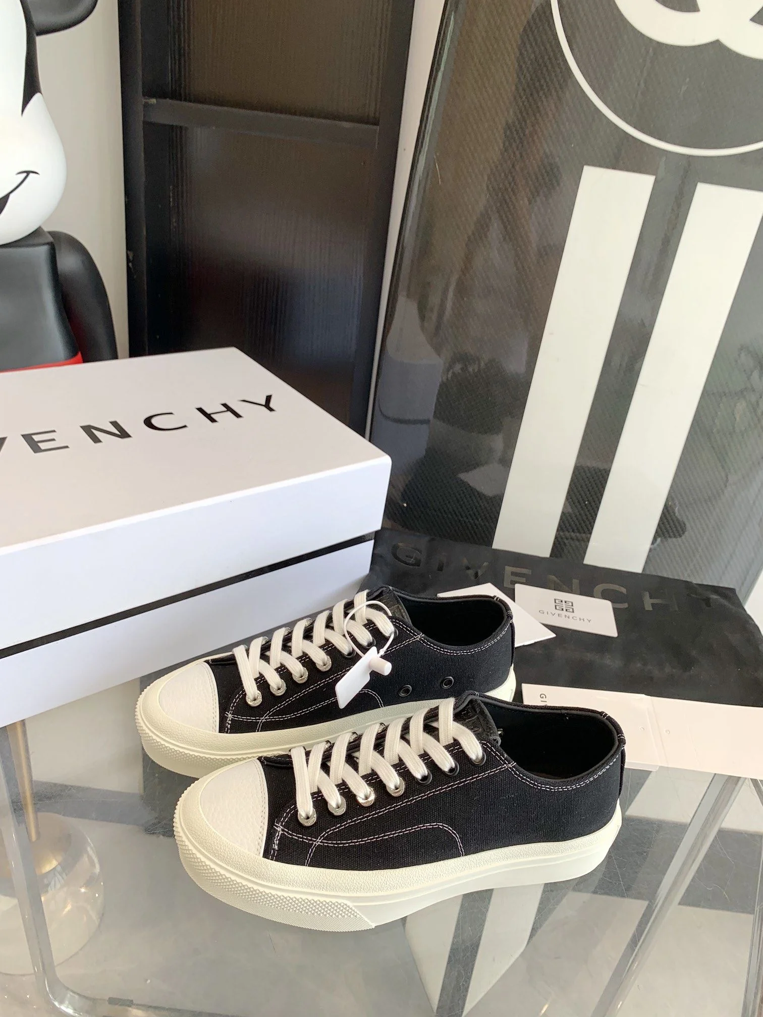 Top mirror Givenchy Shoes