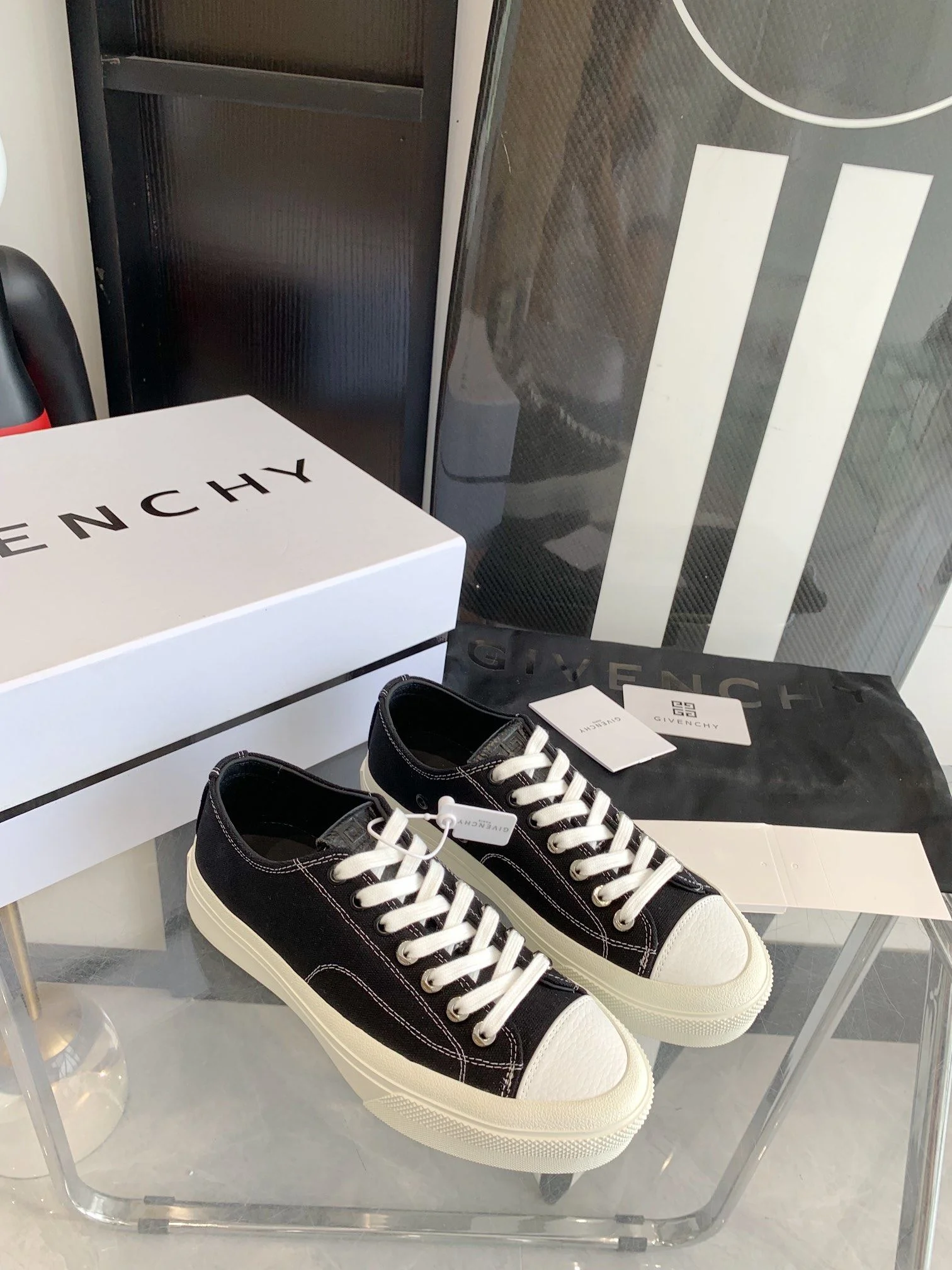 Top mirror Givenchy Shoes
