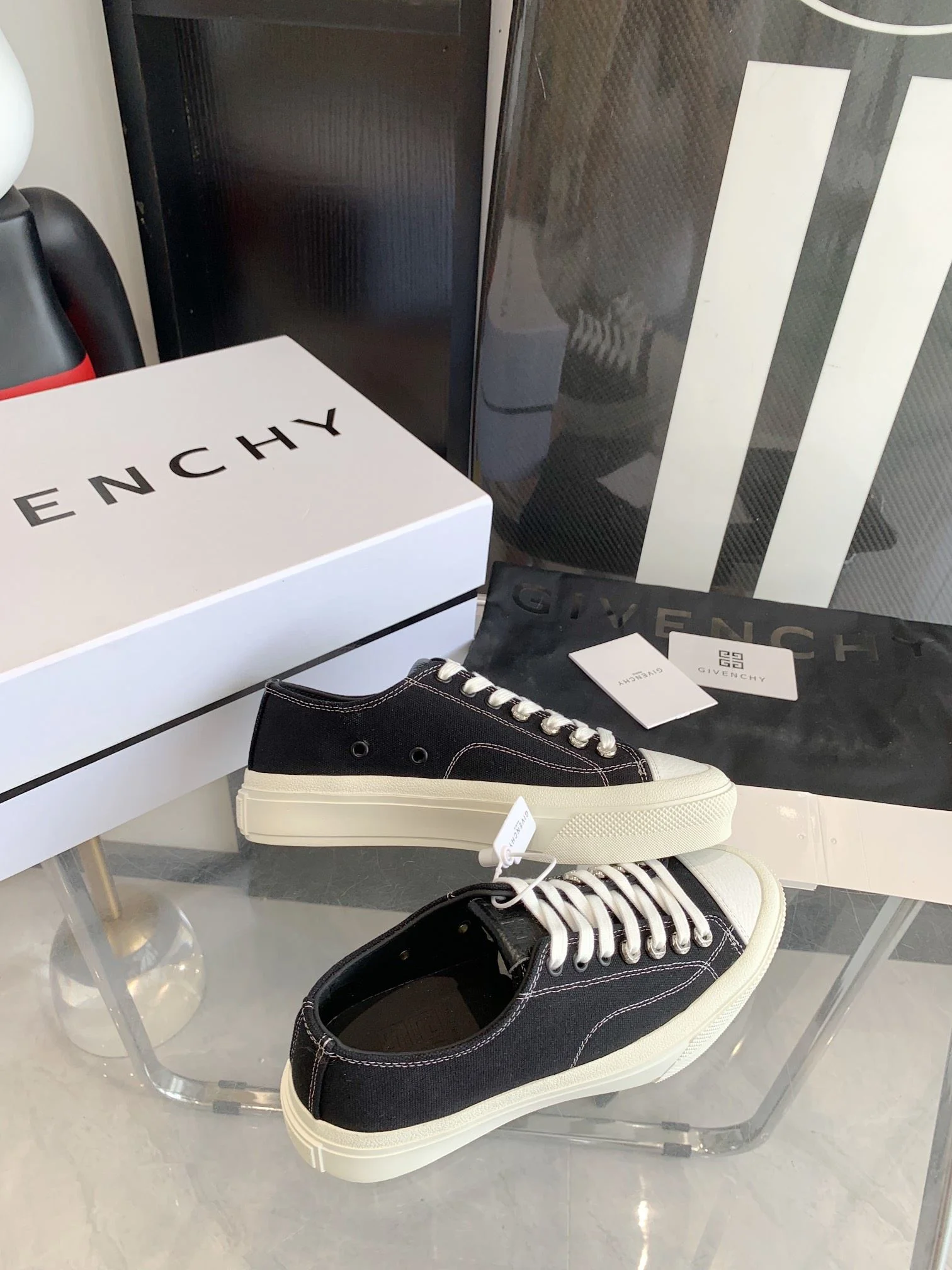 Top mirror Givenchy Shoes