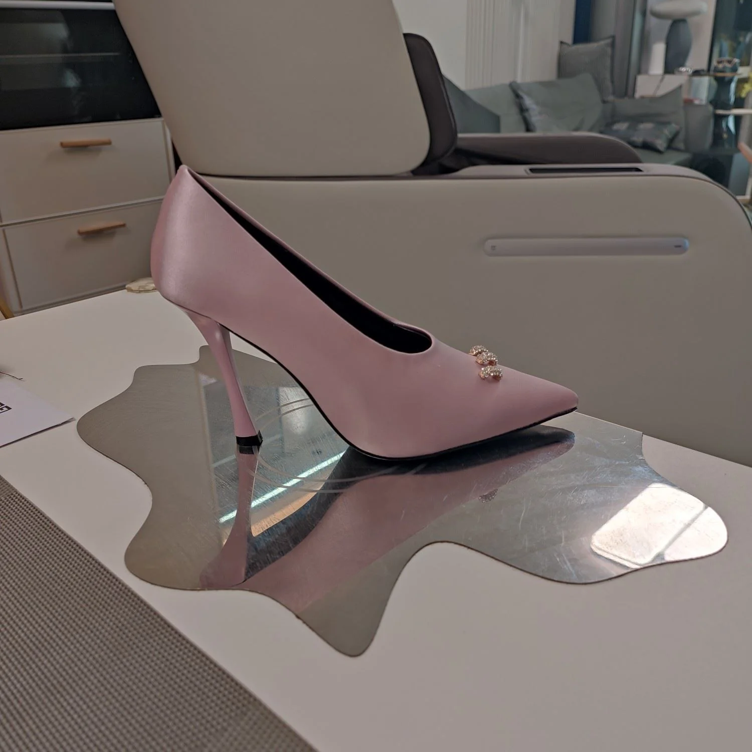 Accurate model Givenchy Shoes