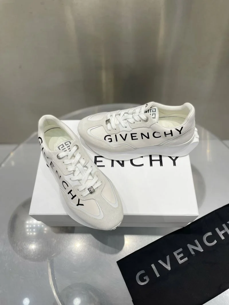 Accurate model Givenchy Shoes