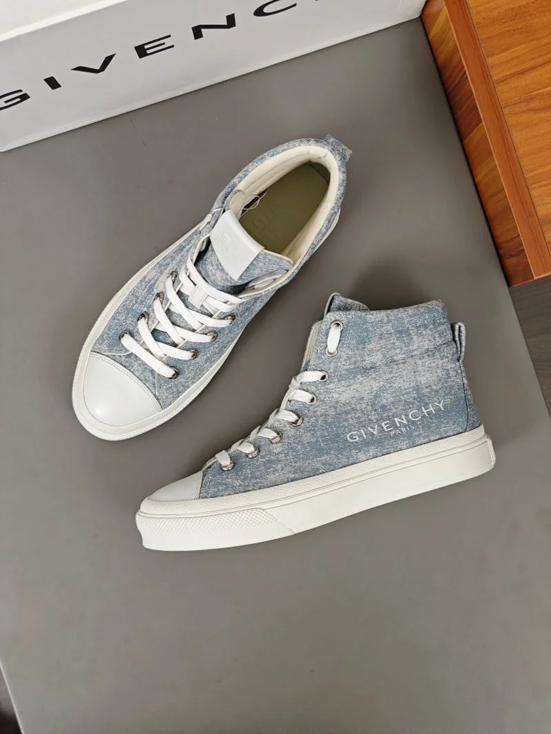 Accurate model Givenchy Shoes