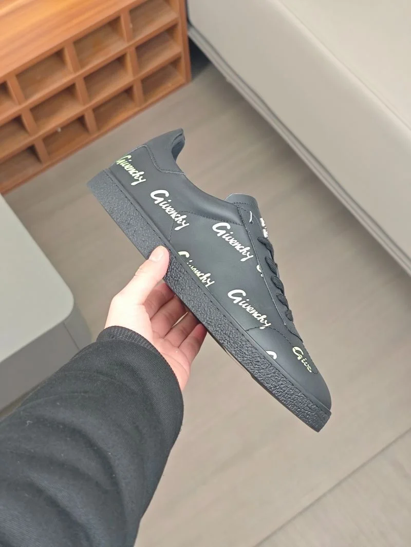 High accuracy Givenchy Shoes