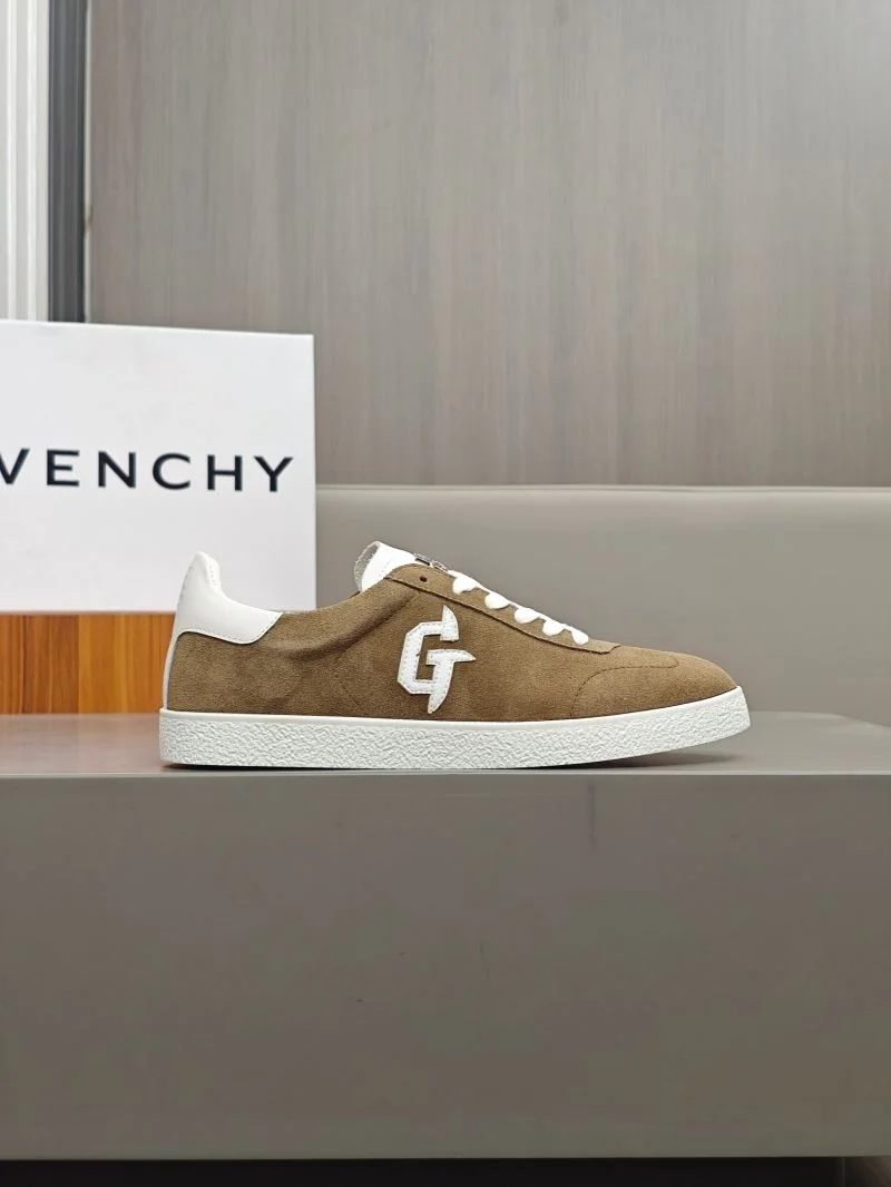 Accurate model Givenchy Shoes