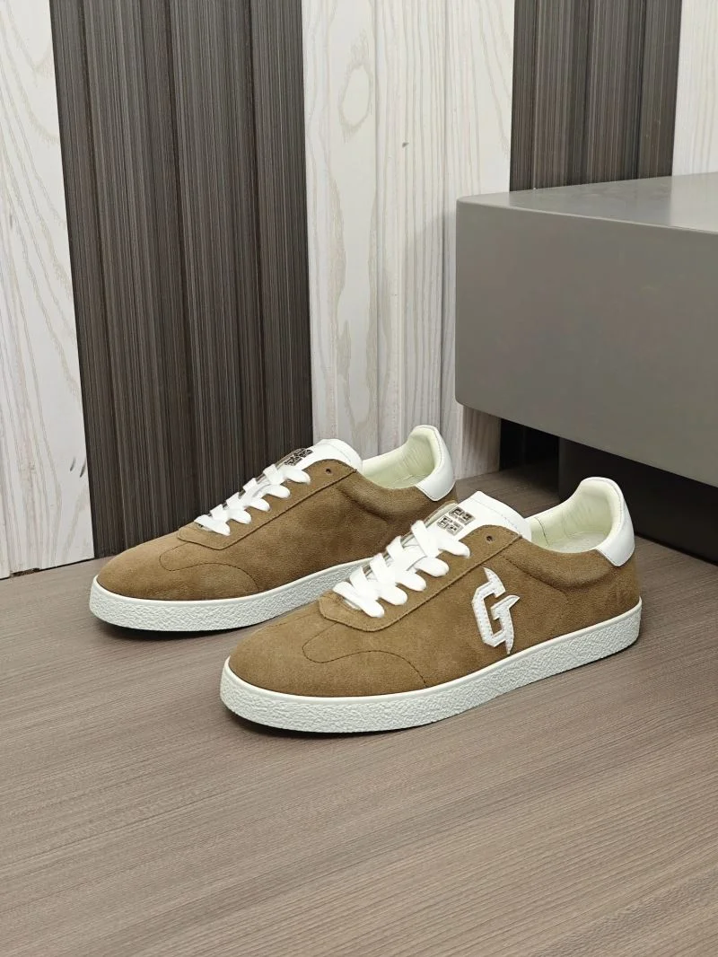 Accurate model Givenchy Shoes