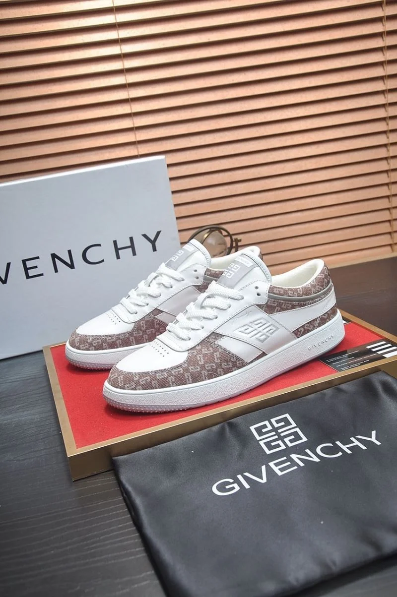 Accurate model Givenchy Shoes