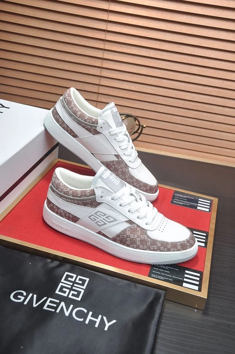 Accurate model Givenchy Shoes