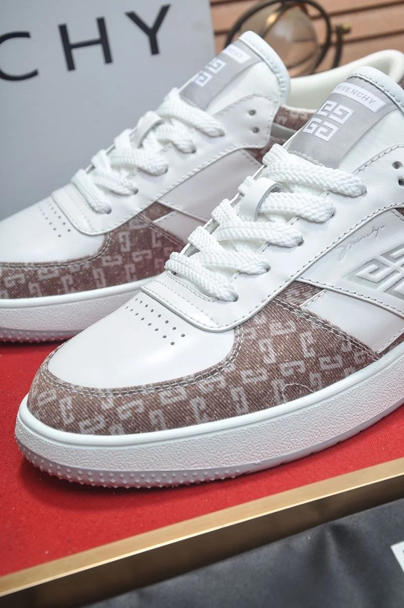Accurate model Givenchy Shoes