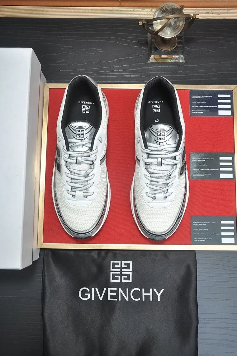 Top mirror Givenchy Shoes