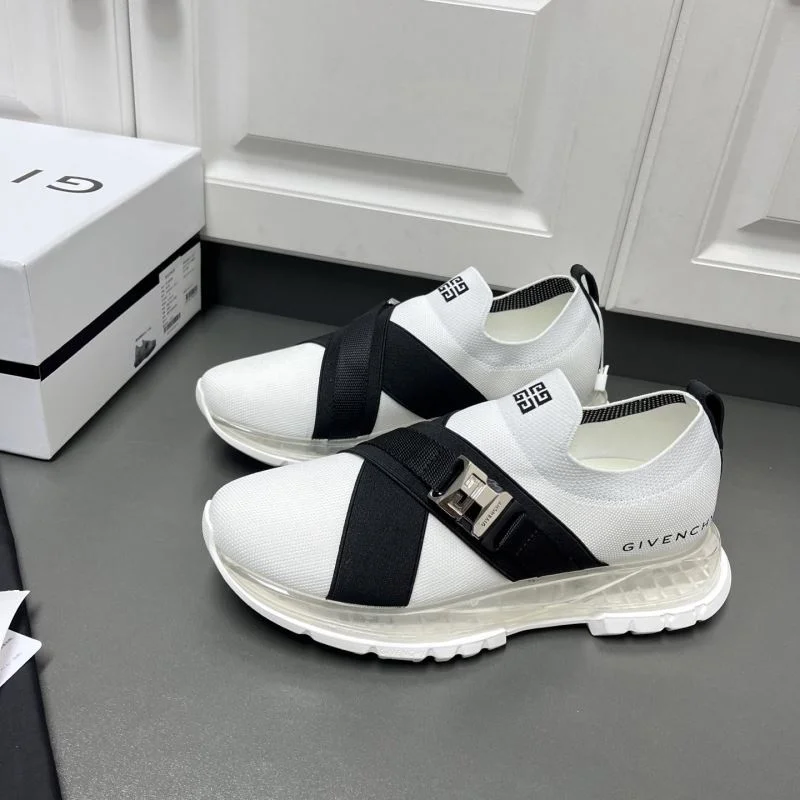 Accurate model Givenchy Shoes