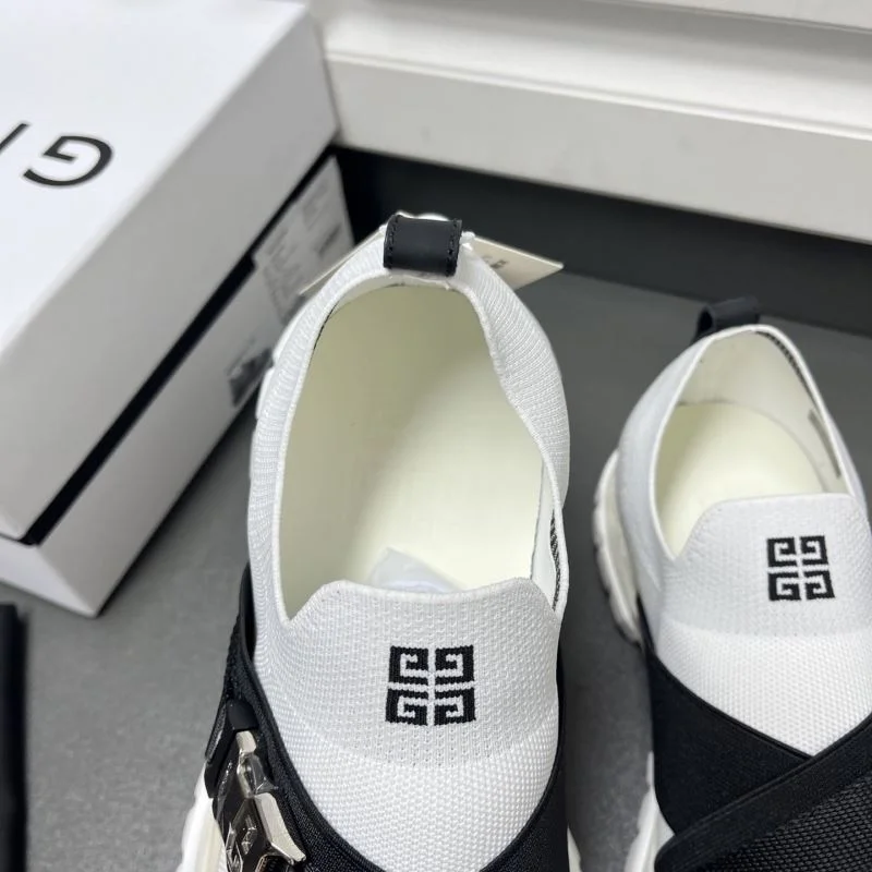 Accurate model Givenchy Shoes
