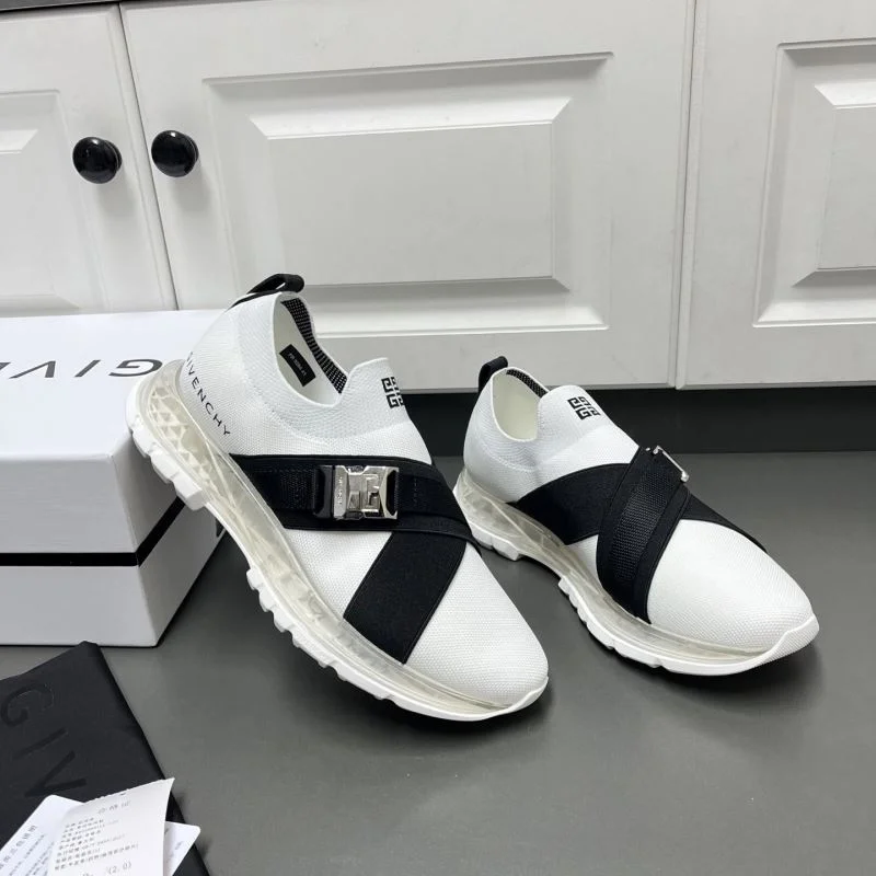 Accurate model Givenchy Shoes