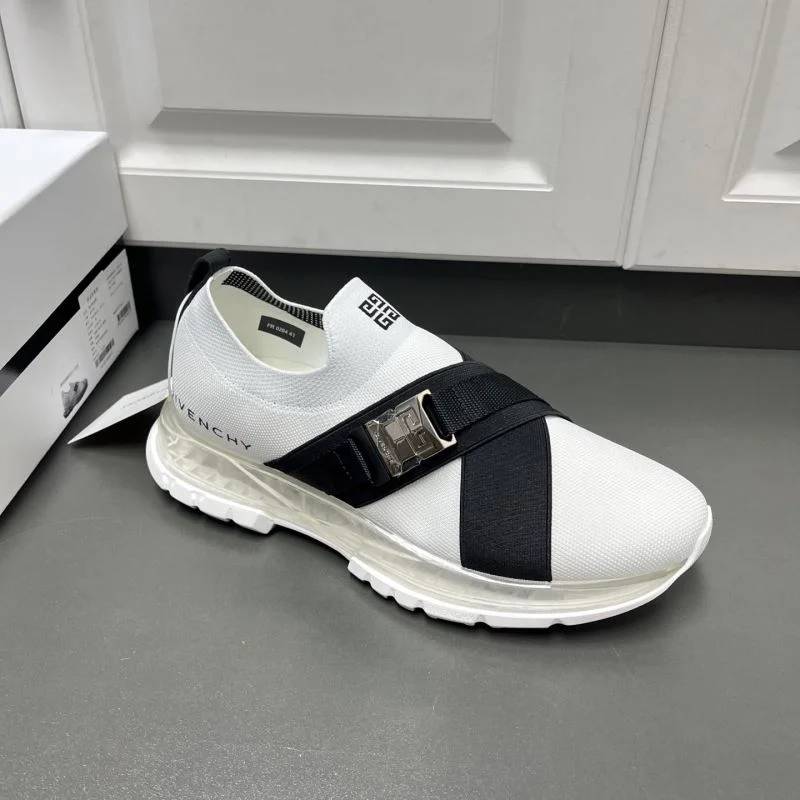 Accurate model Givenchy Shoes
