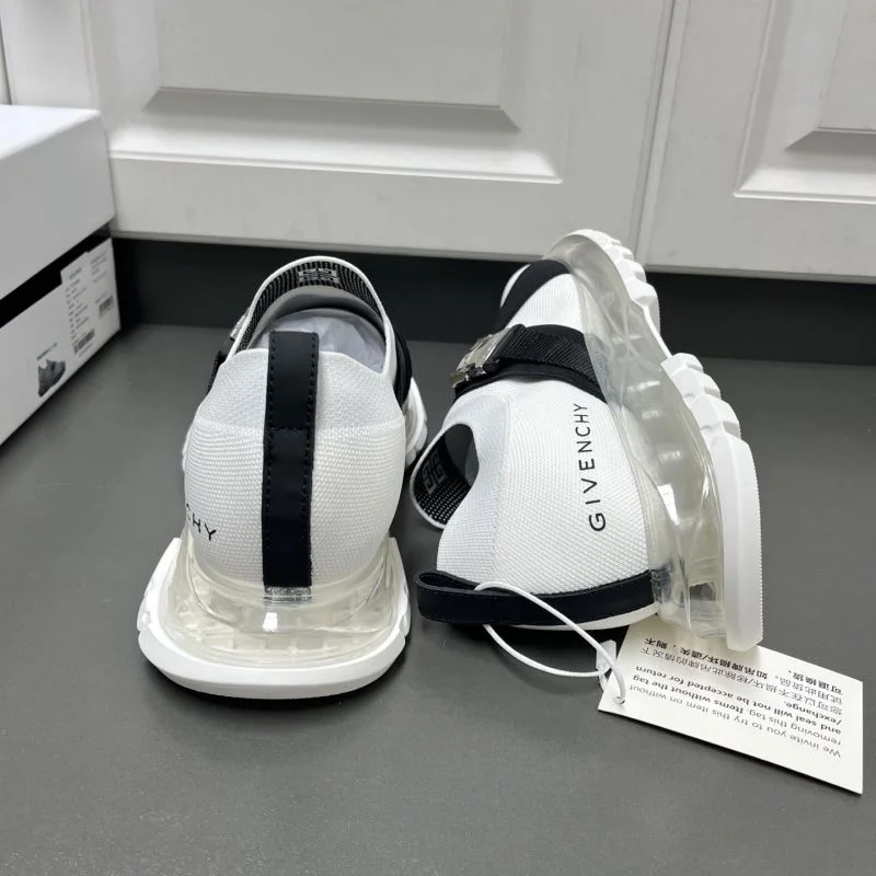 Accurate model Givenchy Shoes