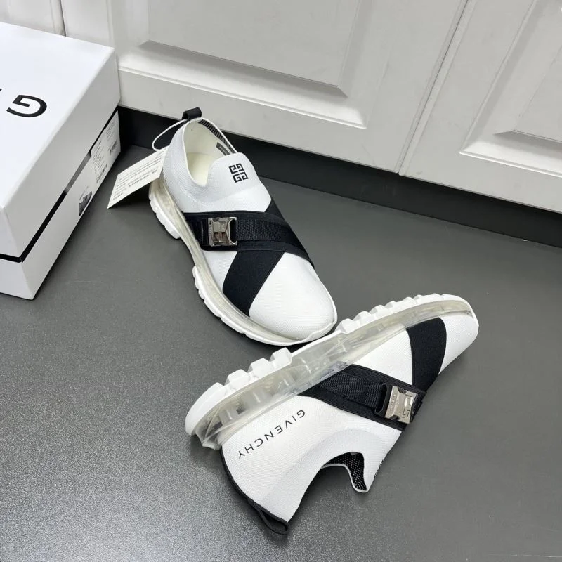 Accurate model Givenchy Shoes