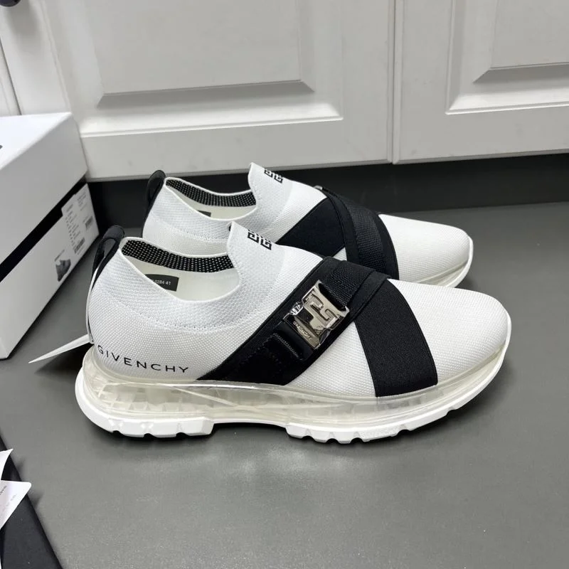 Accurate model Givenchy Shoes