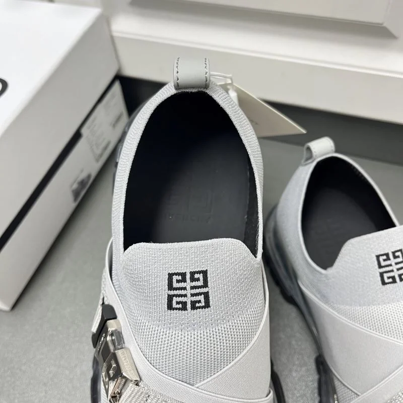 Accurate model Givenchy Shoes