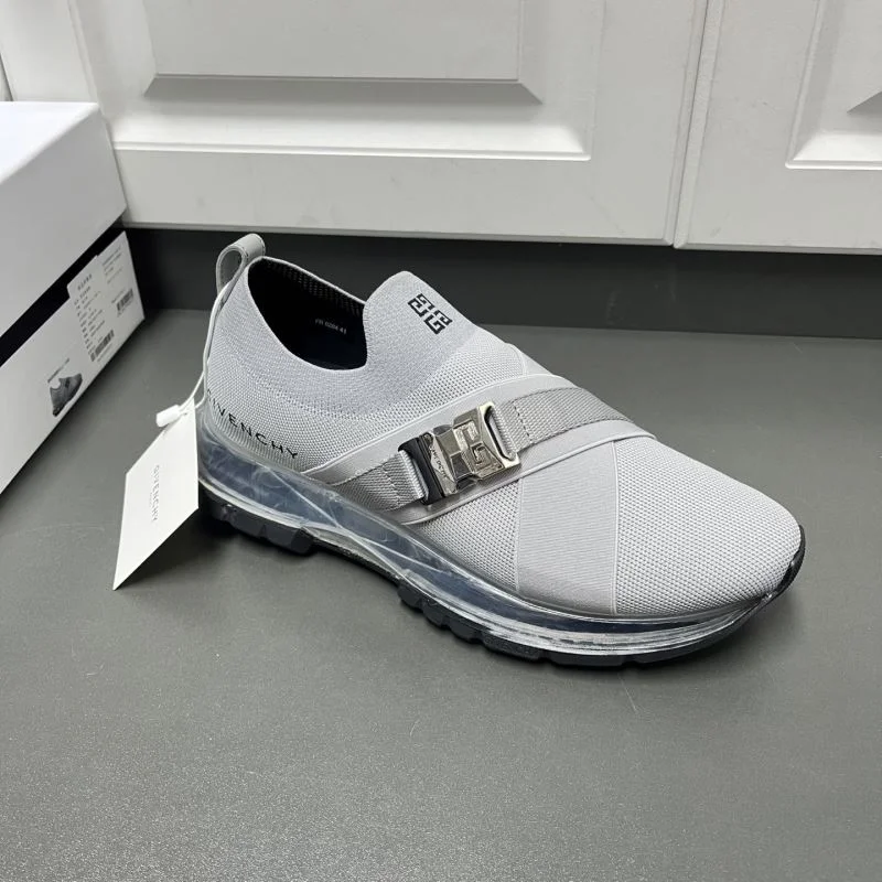 Accurate model Givenchy Shoes