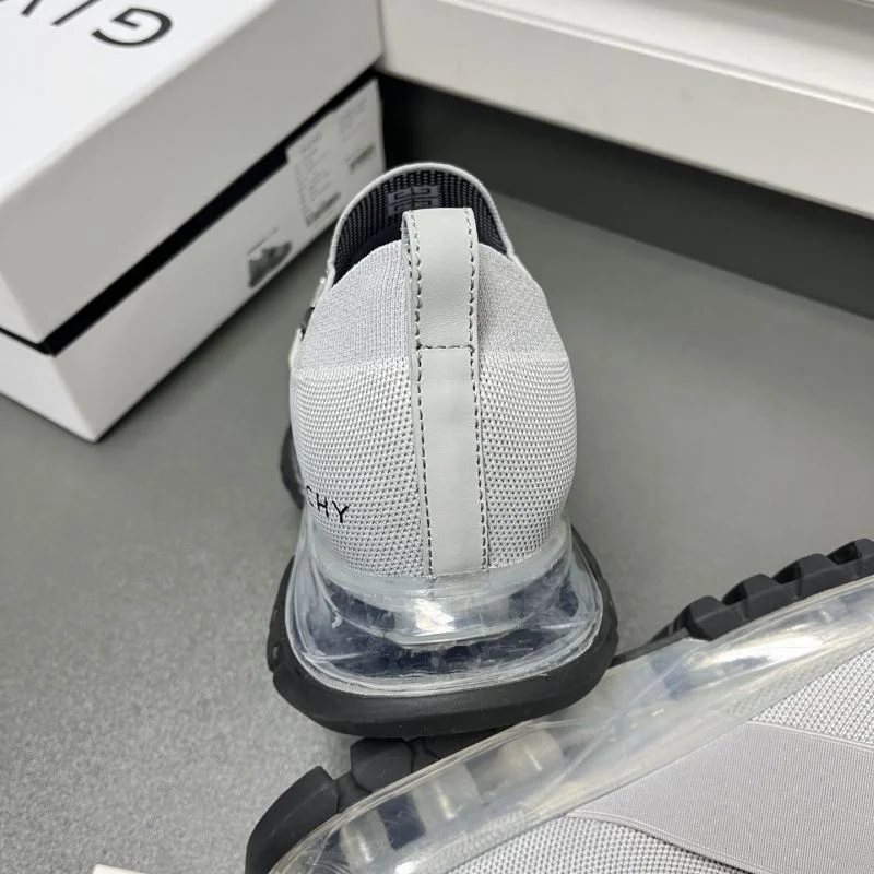 Accurate model Givenchy Shoes