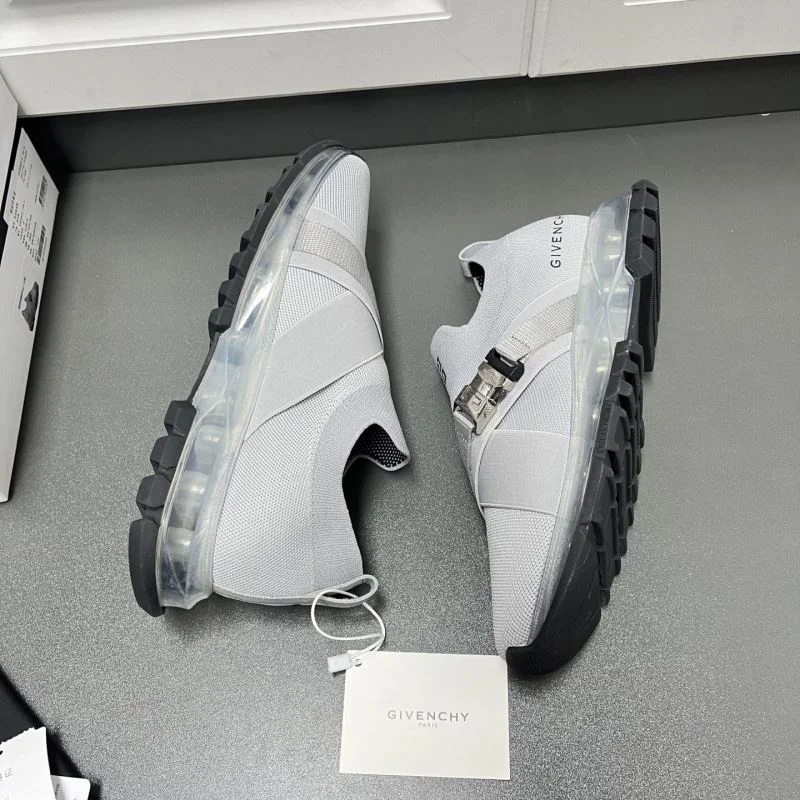Accurate model Givenchy Shoes