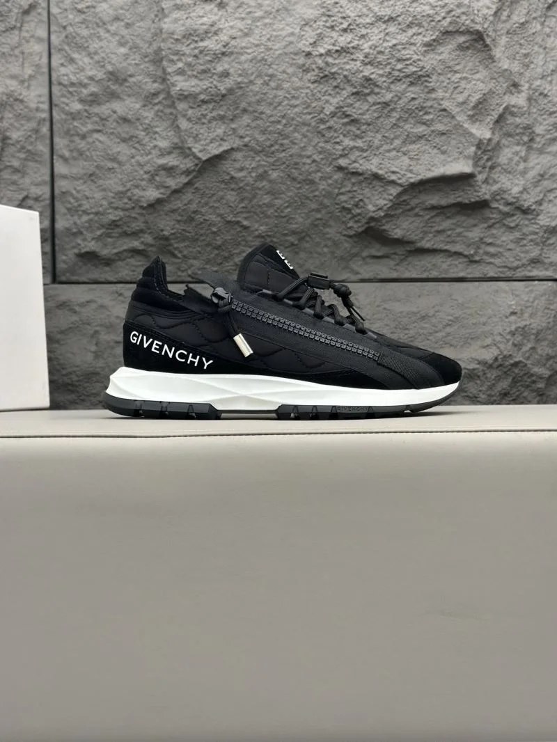 Accurate model Givenchy Shoes