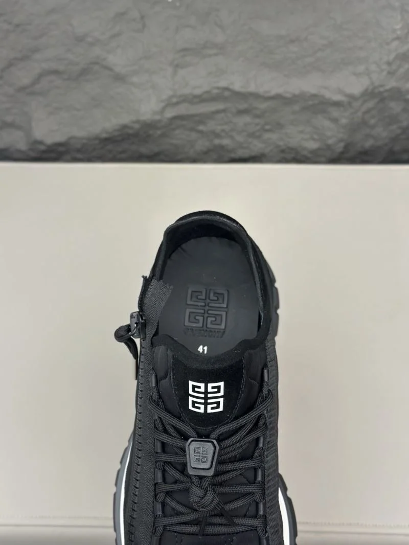 Accurate model Givenchy Shoes
