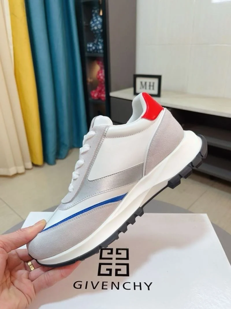 Accurate model Givenchy Shoes