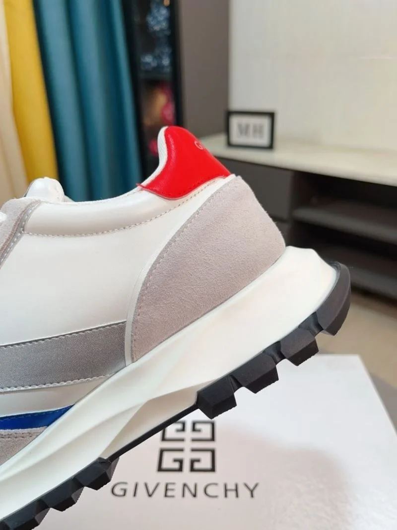 Accurate model Givenchy Shoes