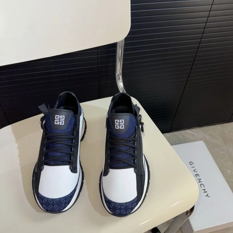 Accurate model Givenchy Shoes