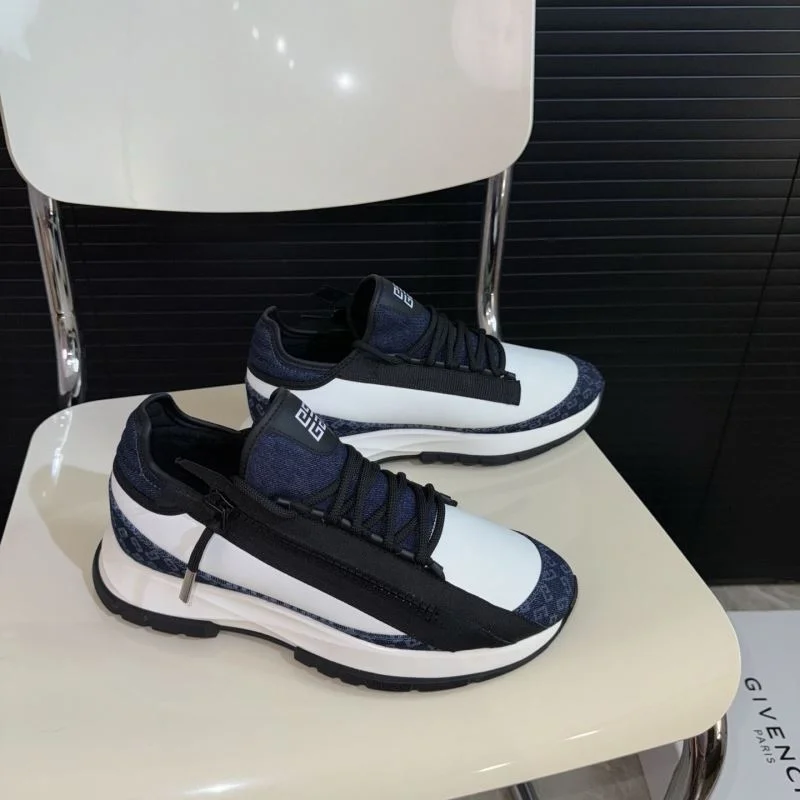 Accurate model Givenchy Shoes