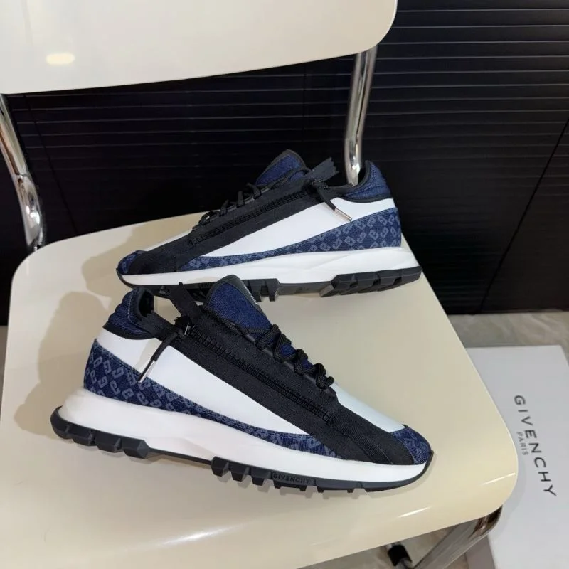 Accurate model Givenchy Shoes