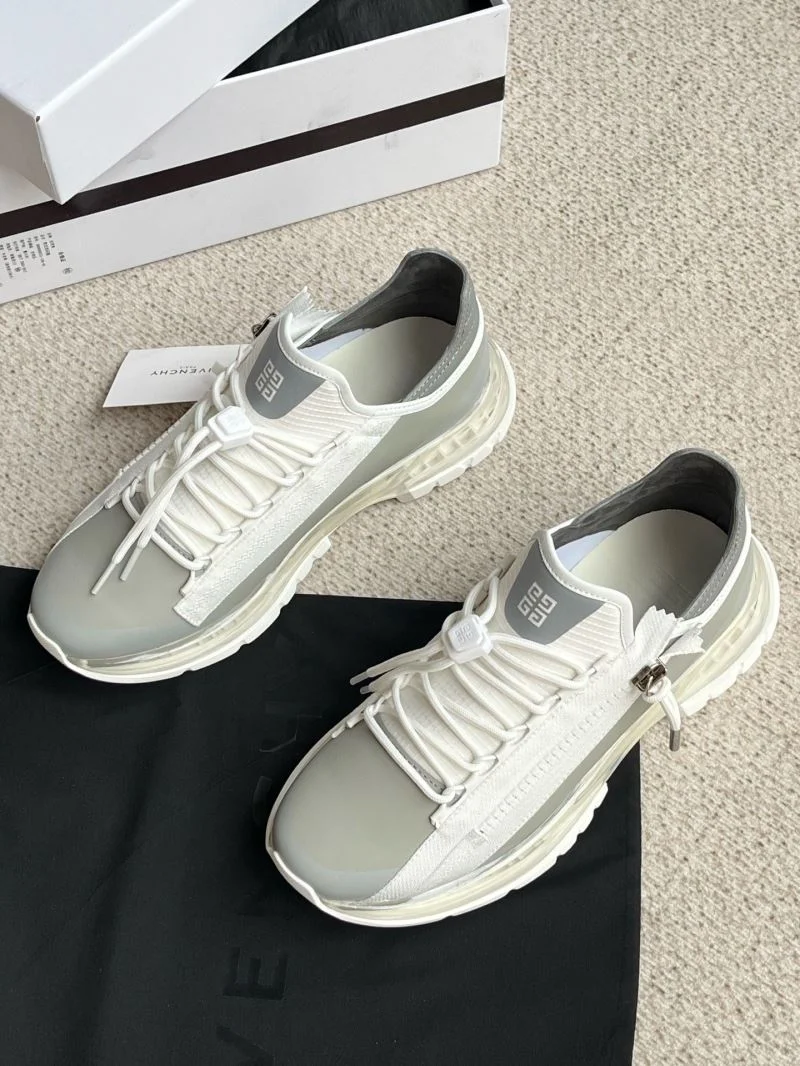 Accurate model Givenchy Shoes