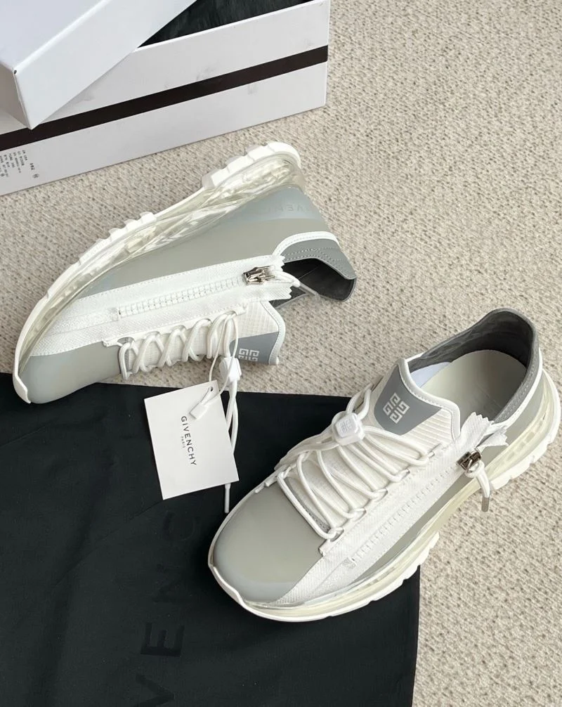 Accurate model Givenchy Shoes