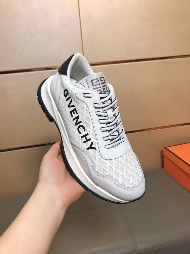 Accurate model Givenchy Shoes